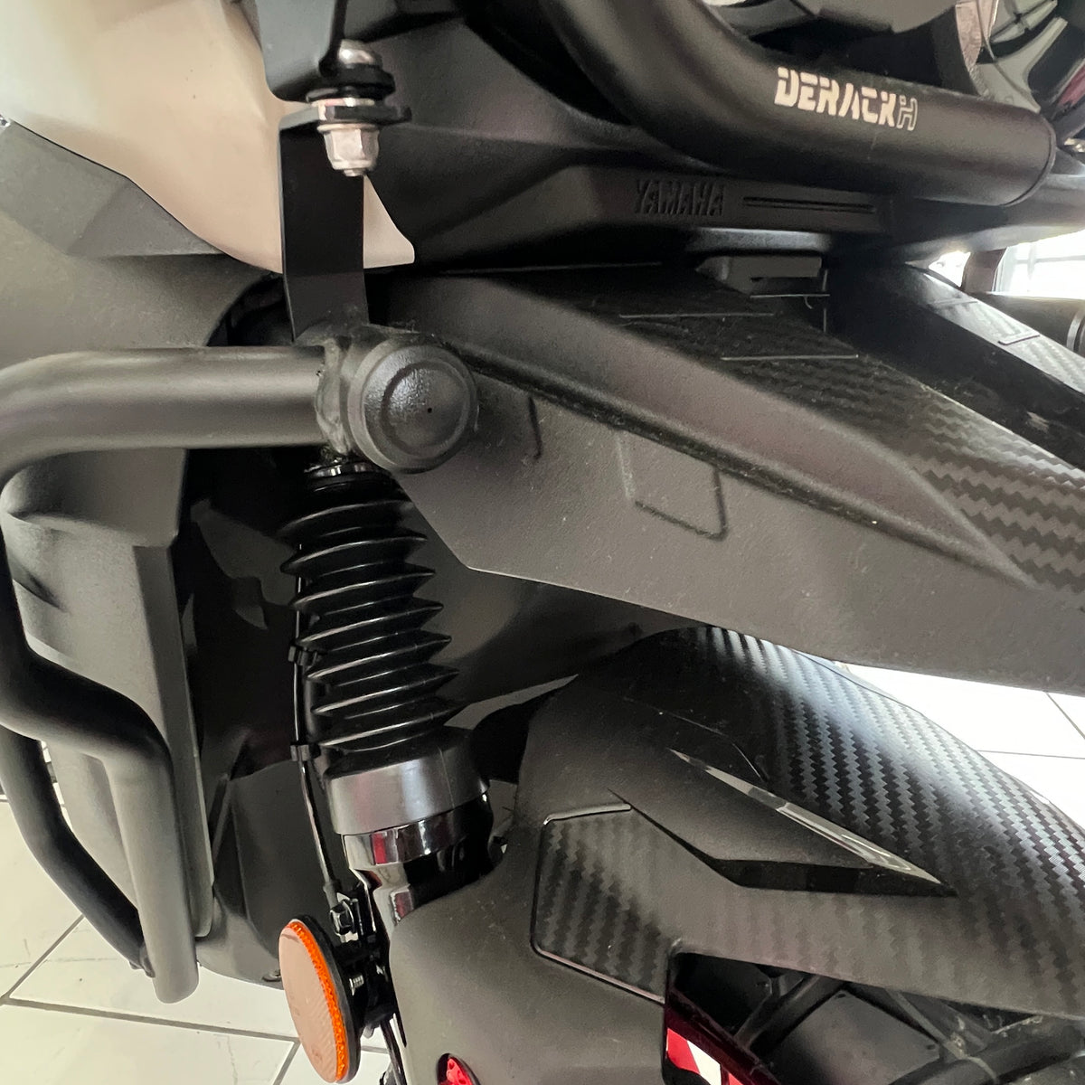 Yamaha Zuma Koso Carbon Top Front Fender – BEBE MOTOR SUPPLY